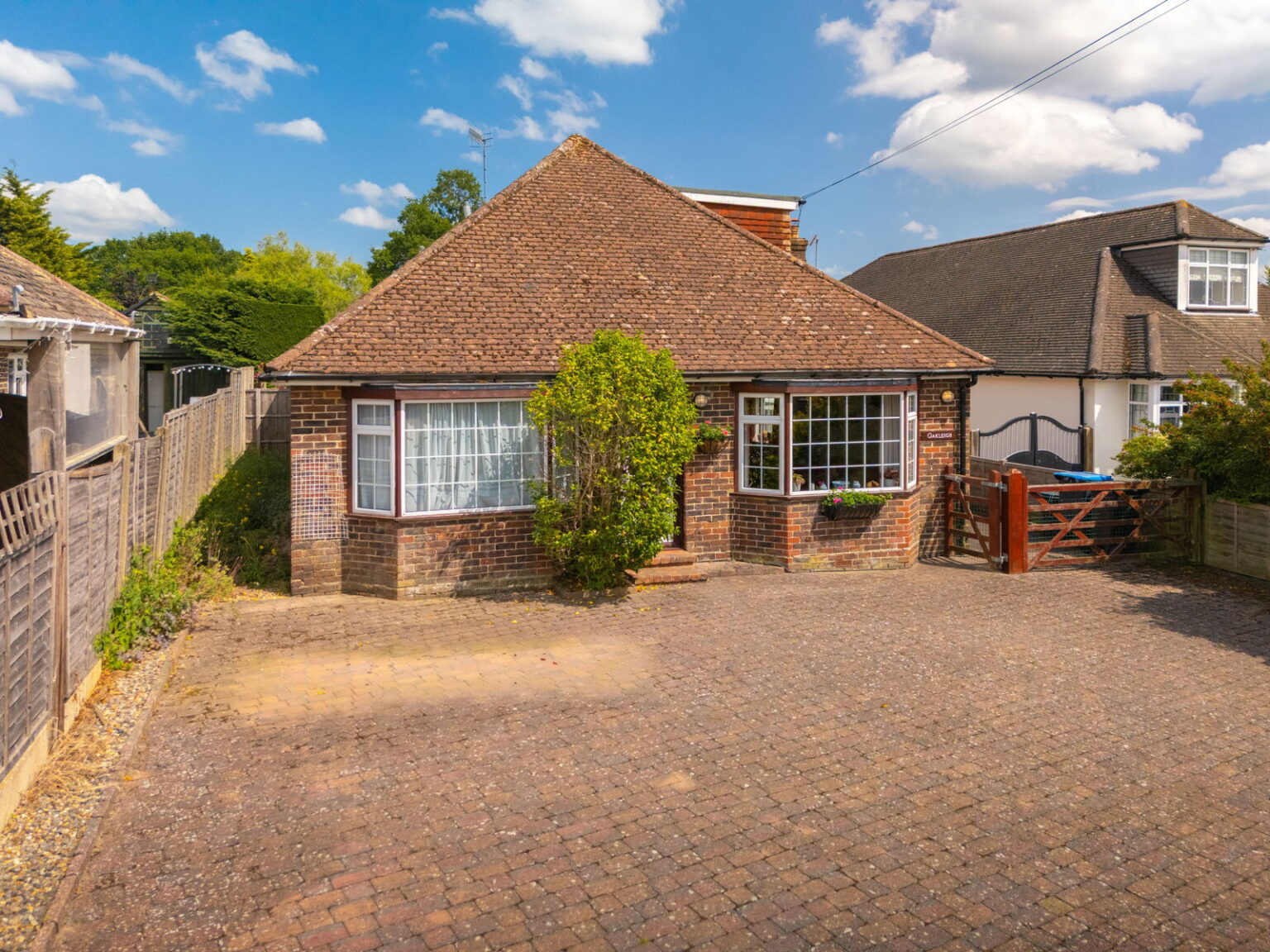 Lingfield Properties For Sale - Robert Leech