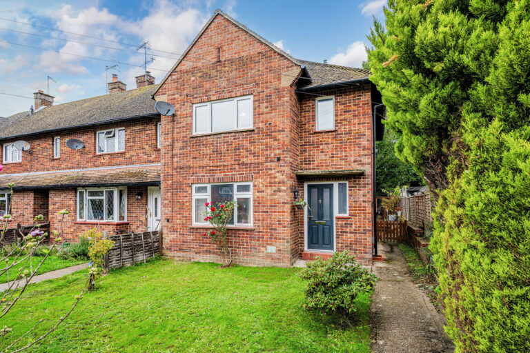 Robert Leech: Your Trusted Estate Agent Partner